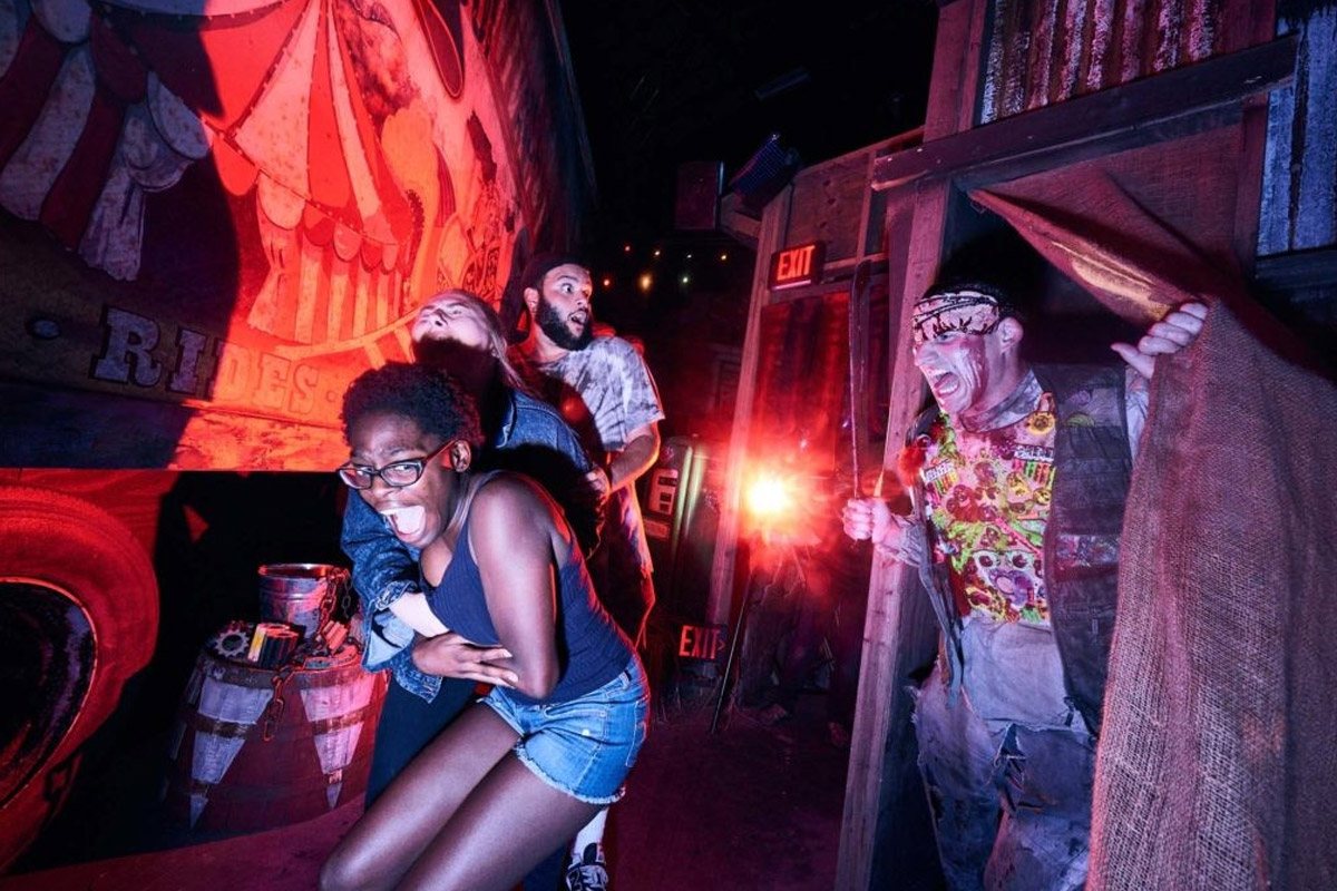 Halloween Horror Nights Tickets and Resort Stay Near Universal